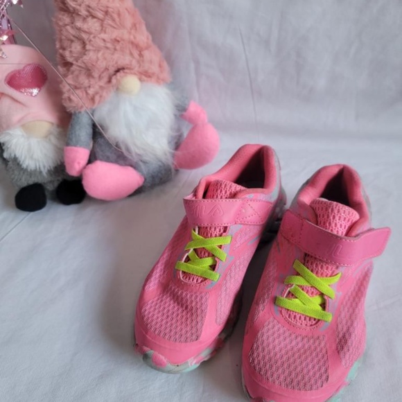 Fila | Shoes | Fila Neon Pink Cute Girls Active Shoes | Poshmark